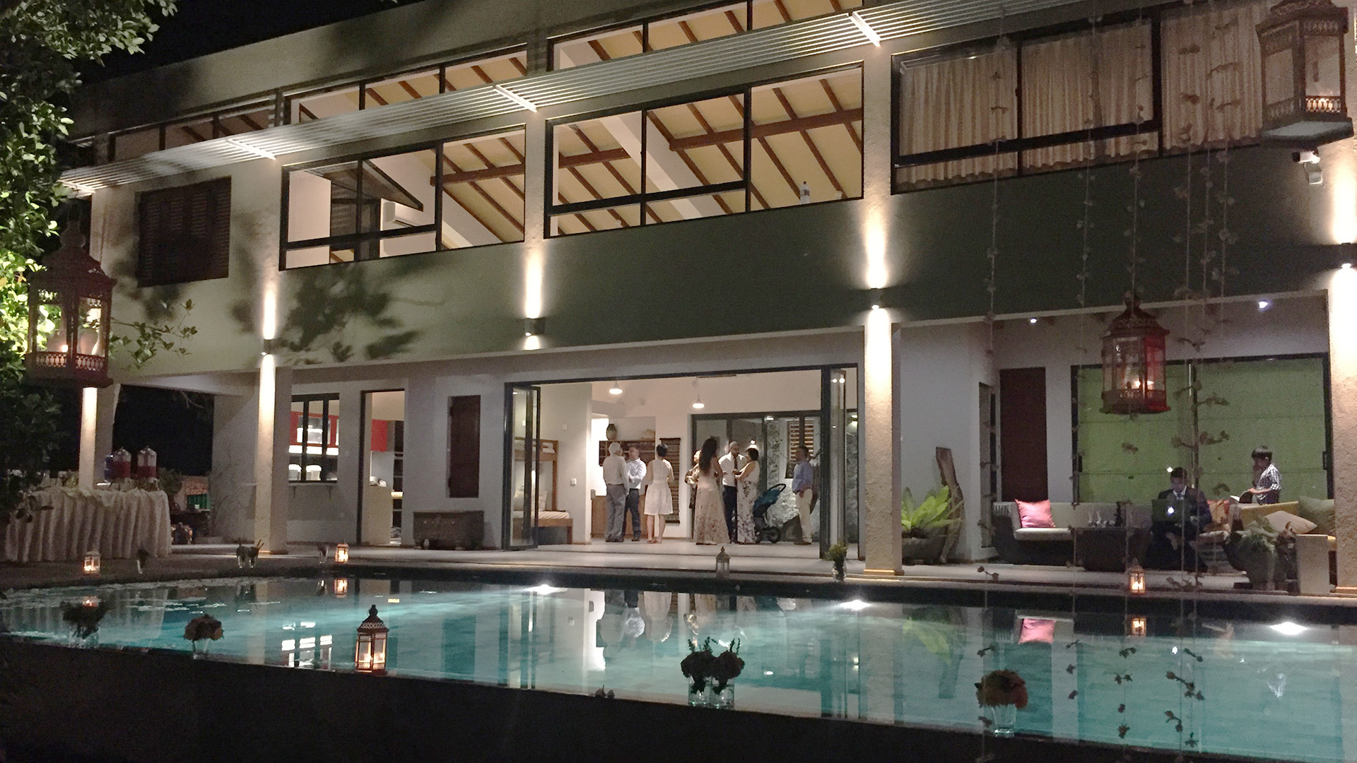 Riverfront House - Designplex21 Architects